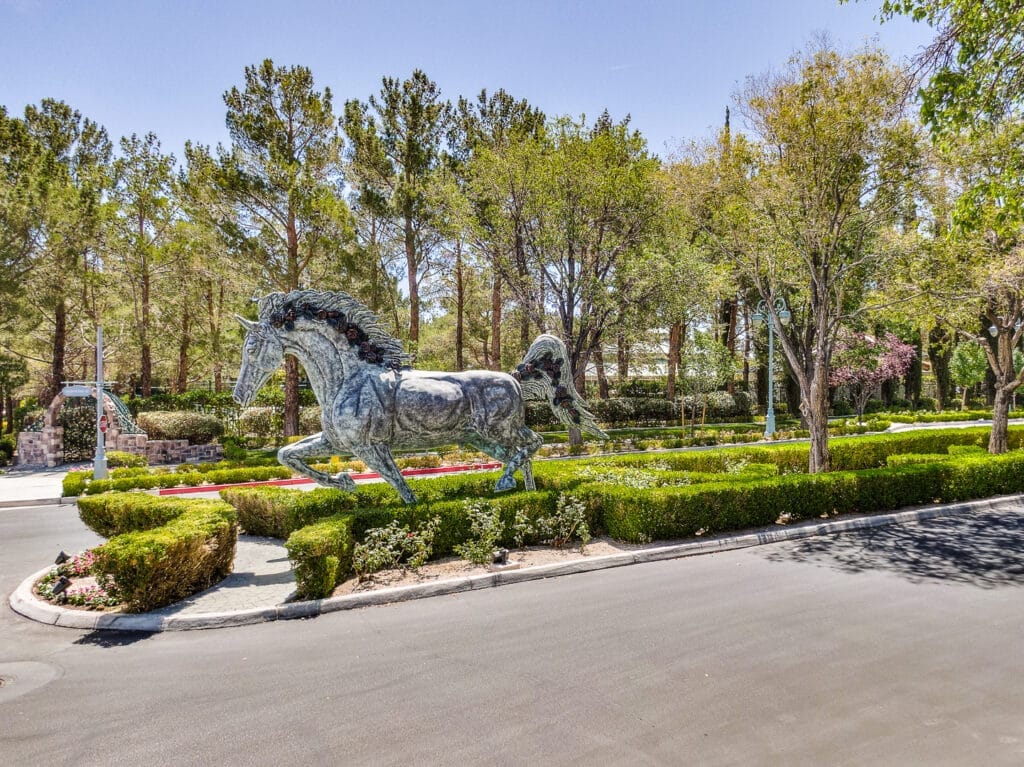Luxury Homes for Sale in Queensridge Community | Las Vegas Luxury Homes for Sale in Queensridge Community | Las Vegas